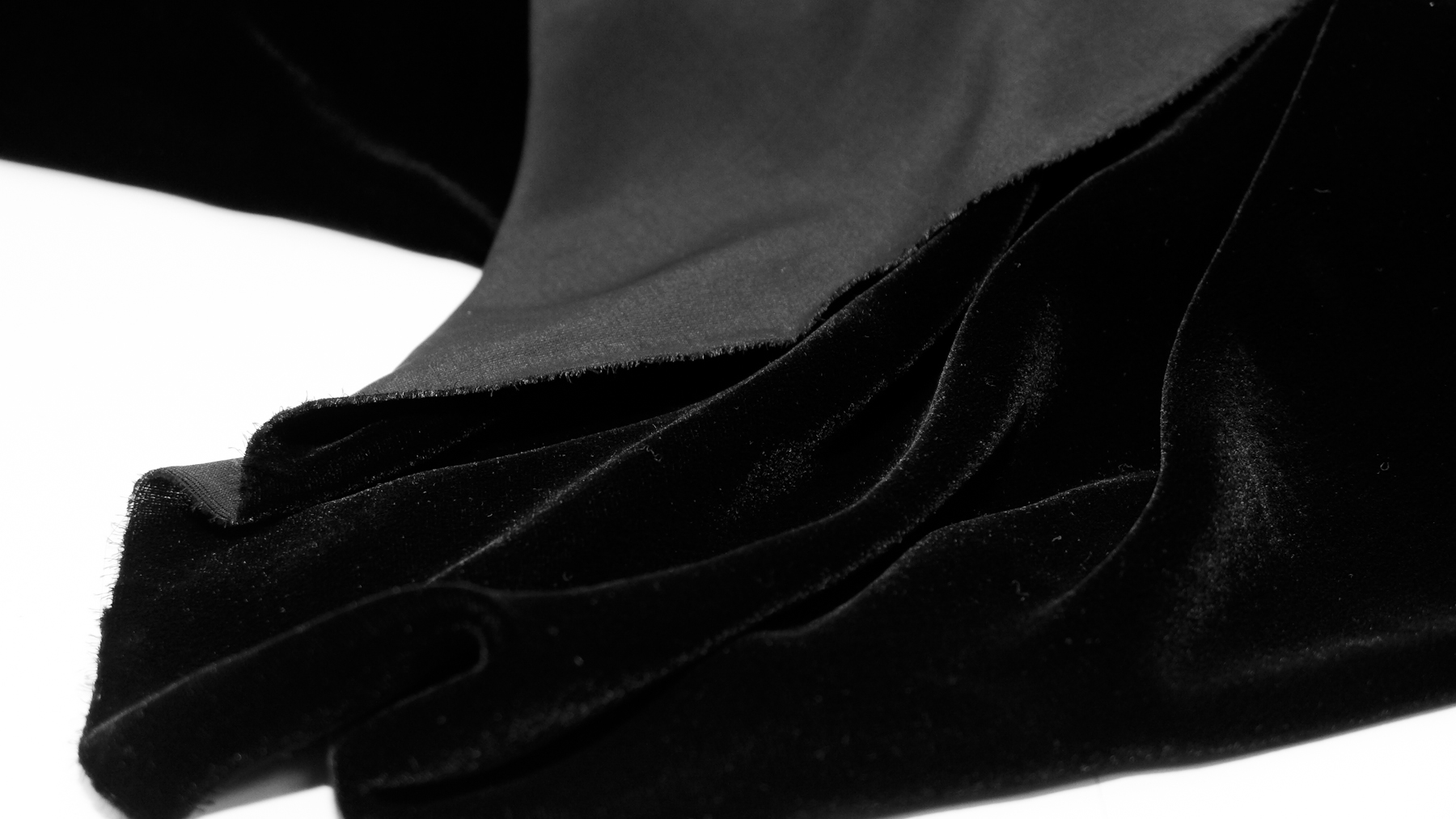 YC1001-C - BLACK SILK RAYON VELVET (20%/80%) 45" wide